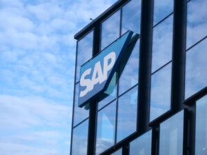 10 key SharePoint benefits and 12 real-world use cases (with examples)